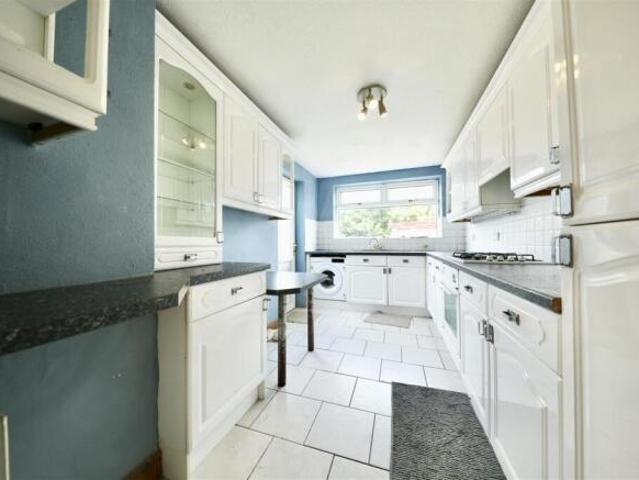 3 bedroom semi detached house for sale in Strathmore Avenue, Hull, HU6