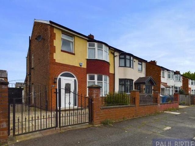 3 Bedroom Semi detached House For Sale In Stretford, Manchester