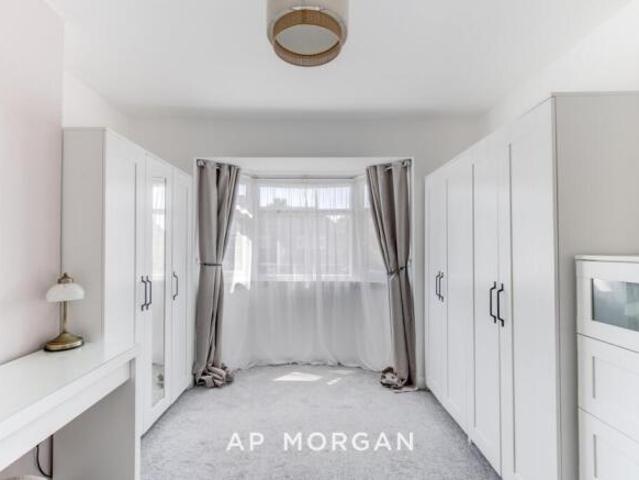 3 bedroom semi detached house for sale in Summerfield Road, Solihull, West Midlands, B92