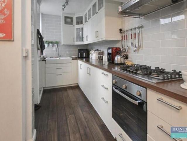 3 bedroom semi detached house for sale in Sunny Bank Avenue Bradford, BD5 8NA, BD5