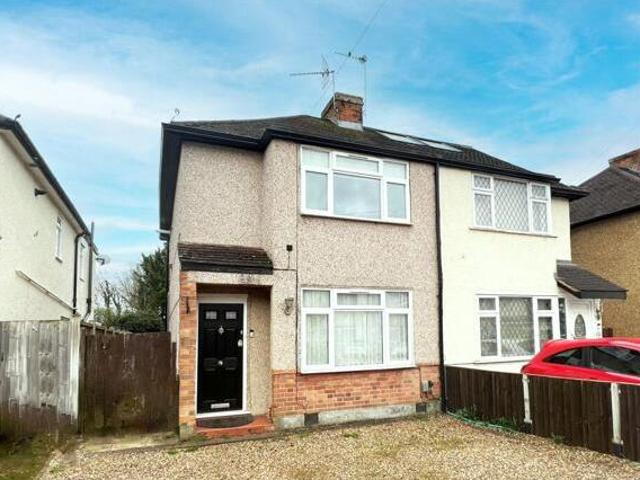 3 Bedroom Semi detached House For Sale In Surrey