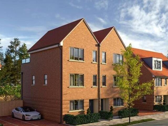 3 Bedroom Semi detached House For Sale In Surrey