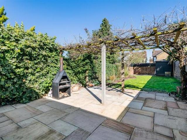 3 bedroom semi detached house for sale in Sutton Grove, Sutton, SM1