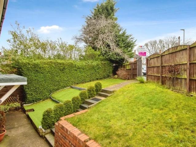 3 bedroom semi detached house for rent