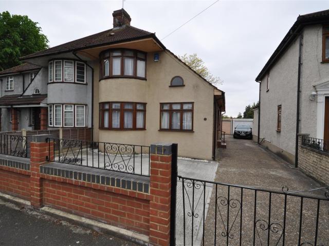 3 Bedroom Semi Detached House for rent at St Nicholas Avenue Elm Park Hornchurch