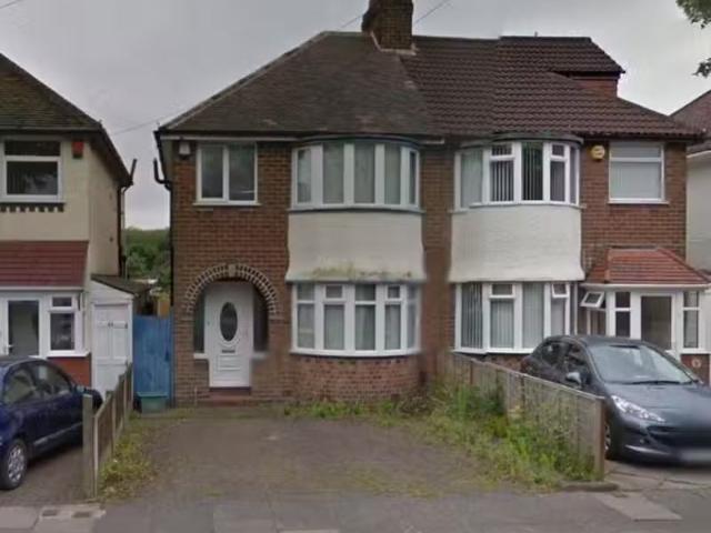3 bedroom semi detached house for rent in 66 Strathdene Road.