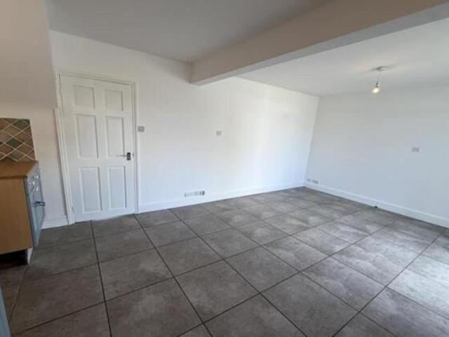 3 bedroom semi detached house for rent in 76 Westholme Road, IP1