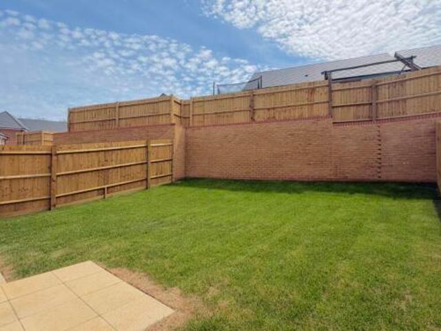 3 bedroom semi detached house for rent in 8 James Braid Drive, Basingstoke, RG23, RG4