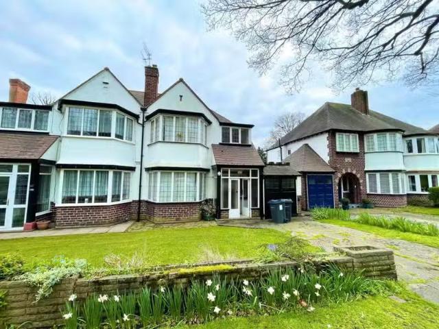 3 bedroom semi detached house for rent in 131 Grange Road, Erd.