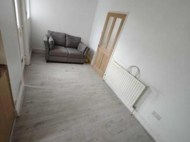 3 bedroom semi detached house for rent in 19 Allenby Drive, LS11