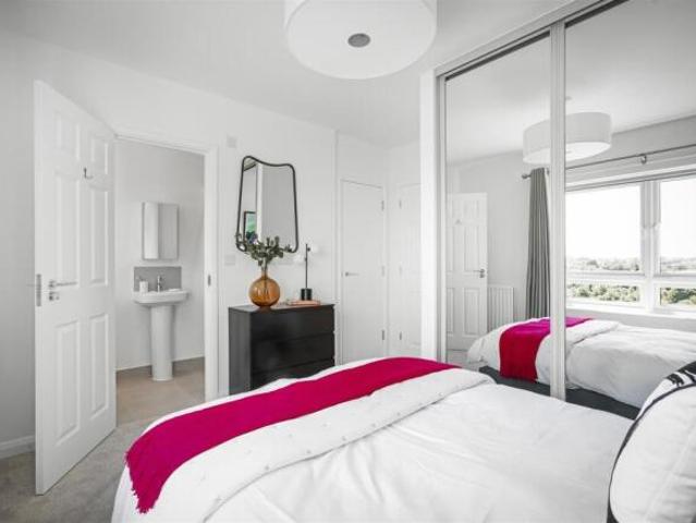 3 bedroom semi detached house for rent in 1 Month Rent Free Union View, Dartford, DA2