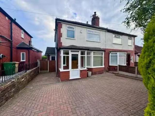 3 bedroom semi detached house for rent in 35 Verdure Avenue, B.