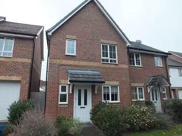 3 bedroom semi detached house for rent in 3 bedroom Semi Detac.