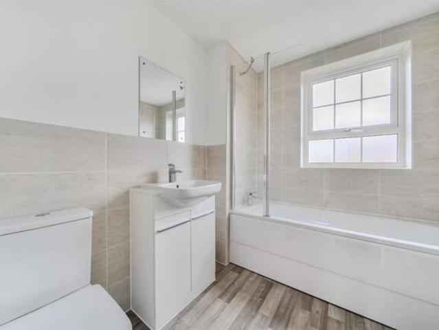 3 bedroom semi detached house for rent in 3 bedroom Semi Detached House in Bairstow Road, Aylesford, ME20