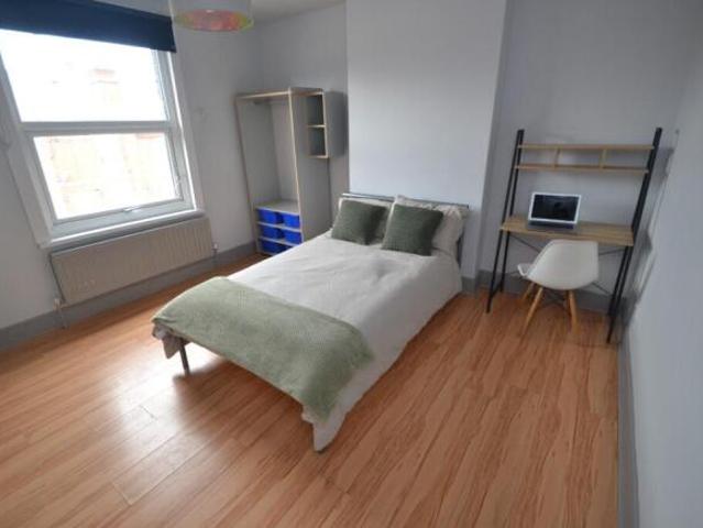 3 bedroom semi detached house for rent in 3BED Shrewsbury Road, Nottingham, NG2
