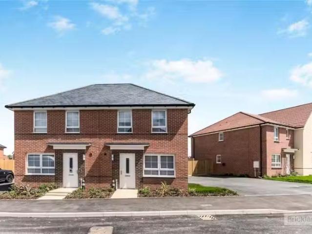 3 bedroom semi detached house for rent in Tangmere Road, Hails.