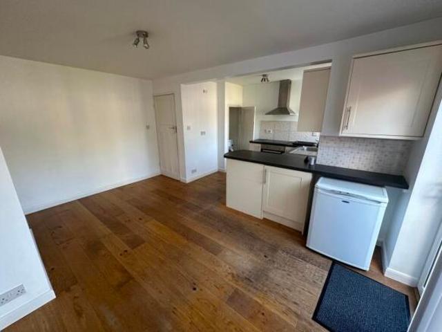 3 bedroom semi detached house for rent in Tachbrook Road, CV31 3DE, CV31