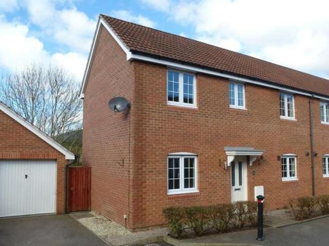 3 Bedroom Semi detached House For Rent In Thornwell