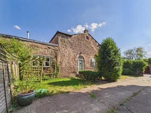3 bedroom semi detached house for rent in The Coach House, Woo.