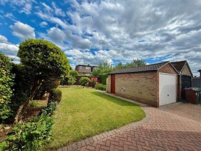 3 bedroom semi detached house for rent in The Avenue, Alwoodley, Leeds, West Yorkshire, LS17