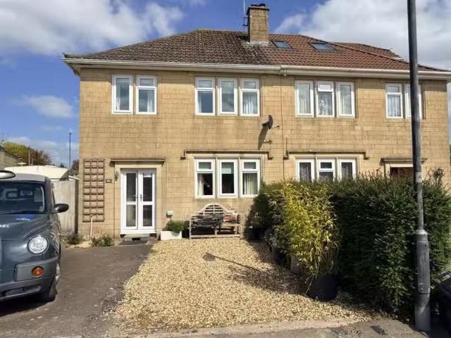 3 bedroom semi detached house for rent in The Beeches, Bath, BA2