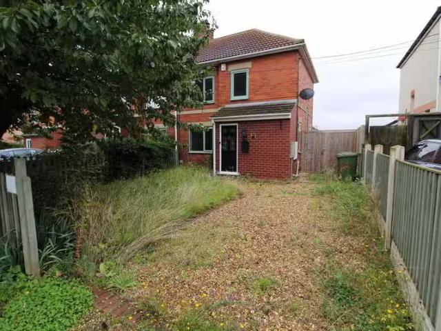 3 bedroom semi detached house for rent in Thealby Lane, Thealb.