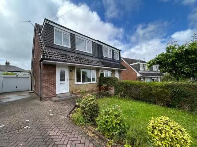 3 bedroom semi detached house for rent in Thirlmere Avenue, Wy.
