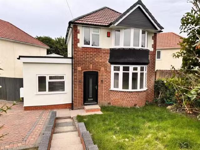 3 bedroom semi detached house for rent in Throne Crescent, Row.