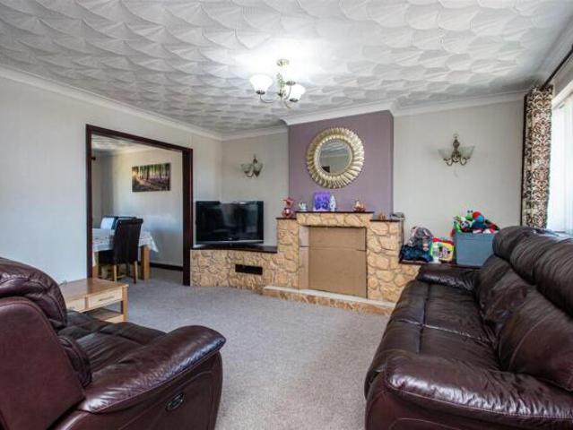 3 bedroom semi detached house for rent in Tiffany Close, Bletchley, Milton Keynes, MK2