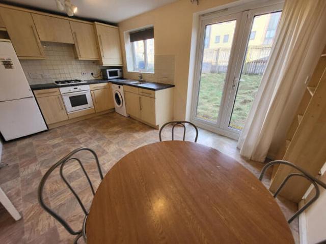 3 bedroom semi detached house for rent in Tomlinson St, Hulme, Manchester. M15 5FW. M15