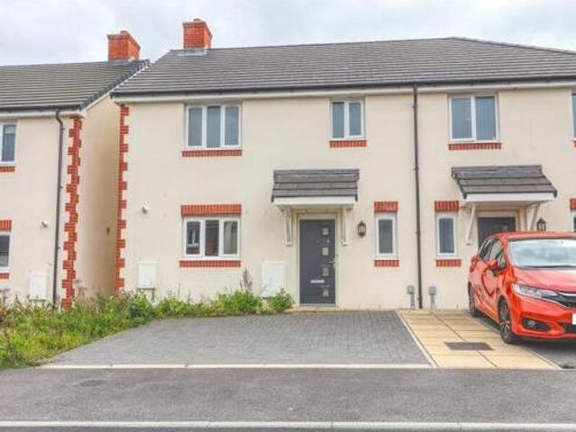 3 Bedroom Semi detached House For Rent In Torrington, Devon