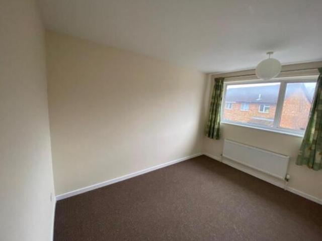 3 bedroom semi detached house for rent in Tower Drive, Neath Hill, Milton Keynes, MK14