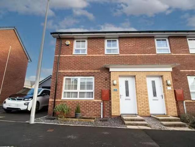 3 bedroom semi detached house for rent in Trem Y Rhyd, St. Fag.