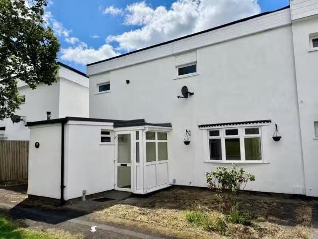 3 bedroom semi detached house for rent in Tremgarth, Wildmill.