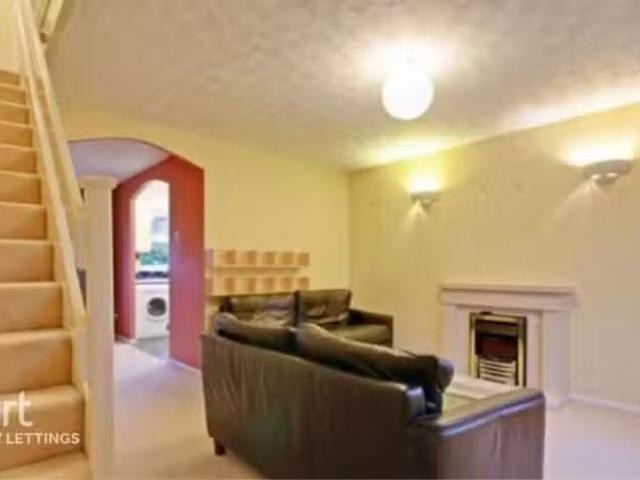 3 bedroom semi detached house for rent in Turton Way, Kenilwor.
