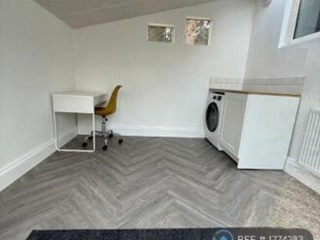 3 bedroom semi detached house for rent in Upper Bloomfield Road, Bath, BA2