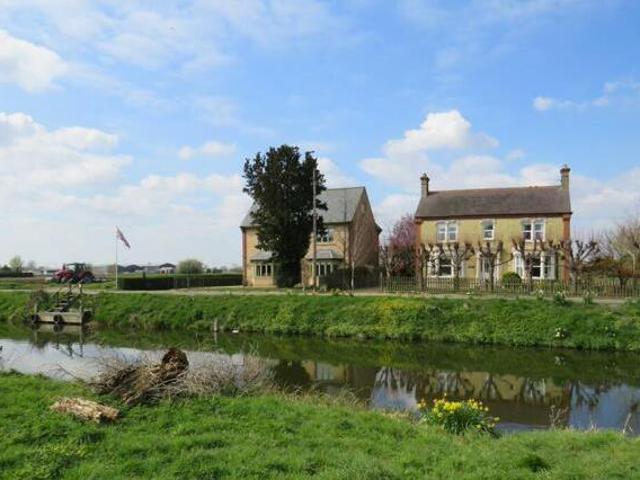 3 Bedroom Semi detached House For Rent In Upwell