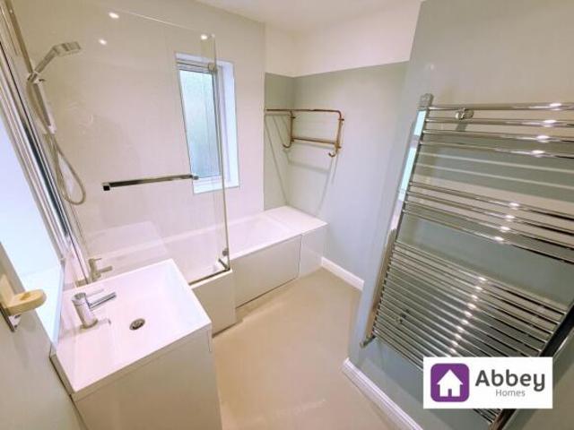 3 bedroom semi detached house for rent in Valley Drive, Leicester, LE3