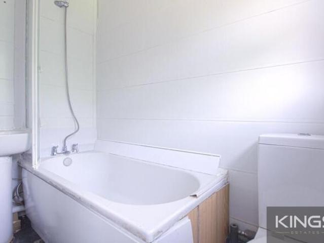 3 bedroom semi detached house for rent in Vine Road, Southampton, SO16
