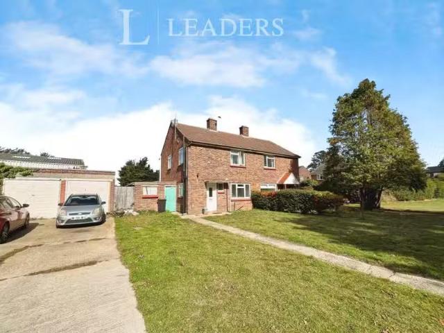 3 bedroom semi detached house for rent in Waterworks Drive, CO16