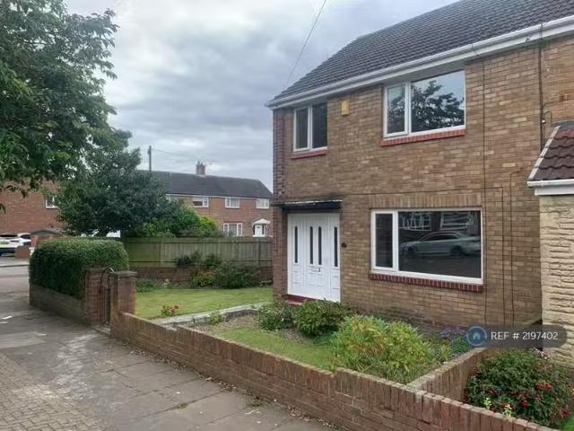 3 bedroom semi detached house for rent in Wellands Lane, Sunde.
