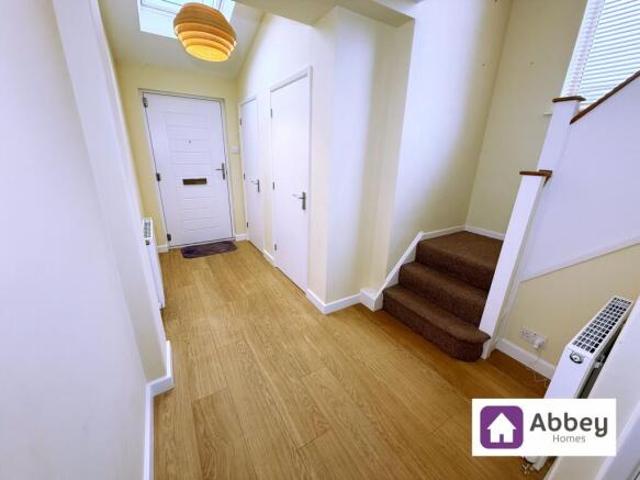 3 bedroom semi detached house for rent in Wellesbourne Drive, Glenfield, LE3