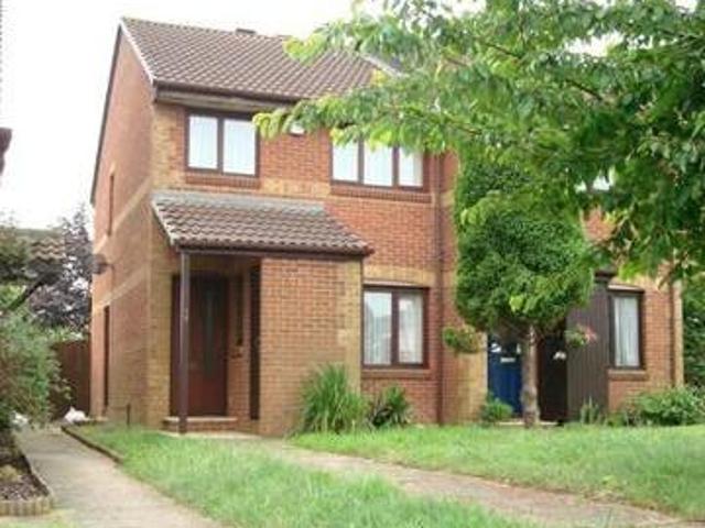 3 Bedroom Semi detached House For Rent In West Drayton