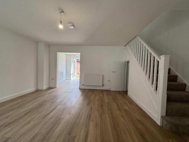 3 bedroom semi detached house for rent in West Street, NN5