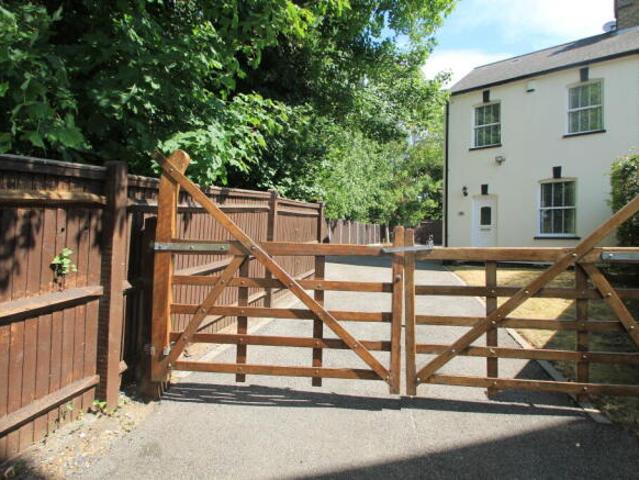 3 bedroom semi detached house for rent in Wested Lane, Swanley, BR8