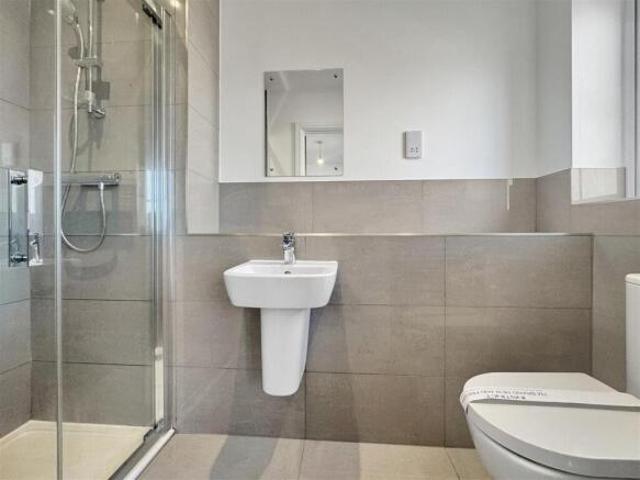 3 bedroom semi detached house for rent in Westfield Close, Blaby. LE8