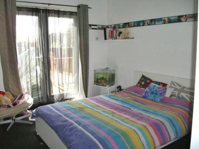 3 bedroom semi detached house for rent in Weston Grove Road, Woolston, SO19
