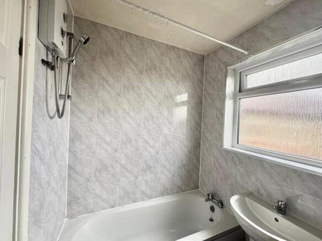 3 bedroom semi detached house for rent in Westminster Gardens, Clayton, BD14