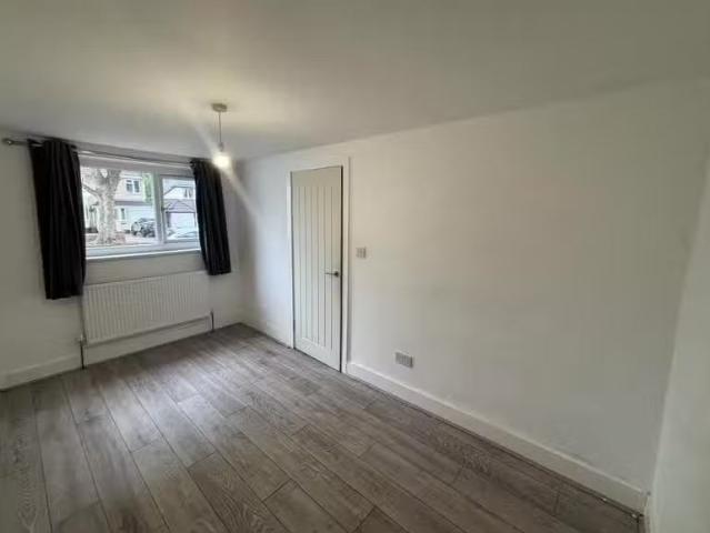 3 bedroom semi detached house for rent in Westwood Road, B73