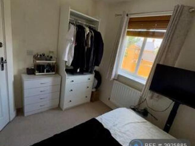 3 bedroom semi detached house for rent in White Eagle Road, Swindon, SN25